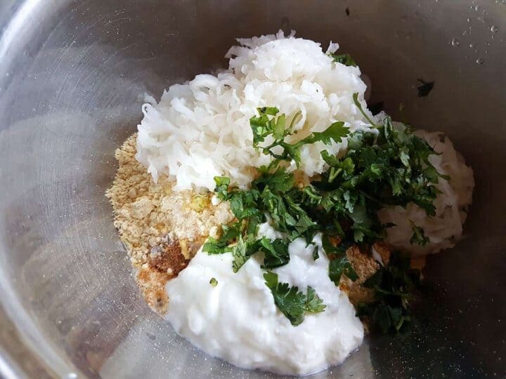 Mooli Muthia Recipe | Healthy Steamed Snack | Eggless Cooking