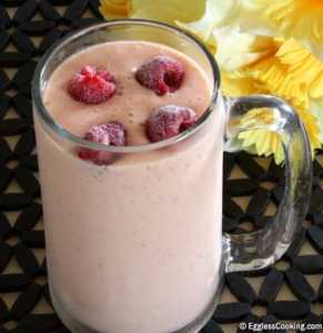 Raspberry Mango Smoothie Recipe | Eggless Cooking